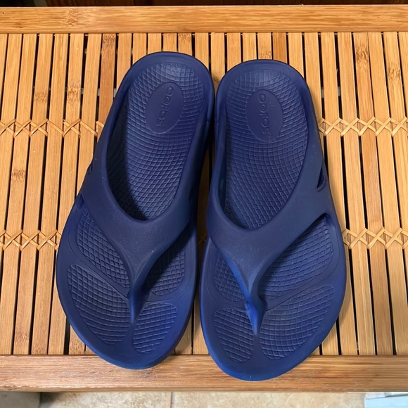 OOFOS | Shoes | Oofos Navy Blue Recovery Sandals With Arch Support Sz M5 W7 Eu38 Unisex | Poshmark